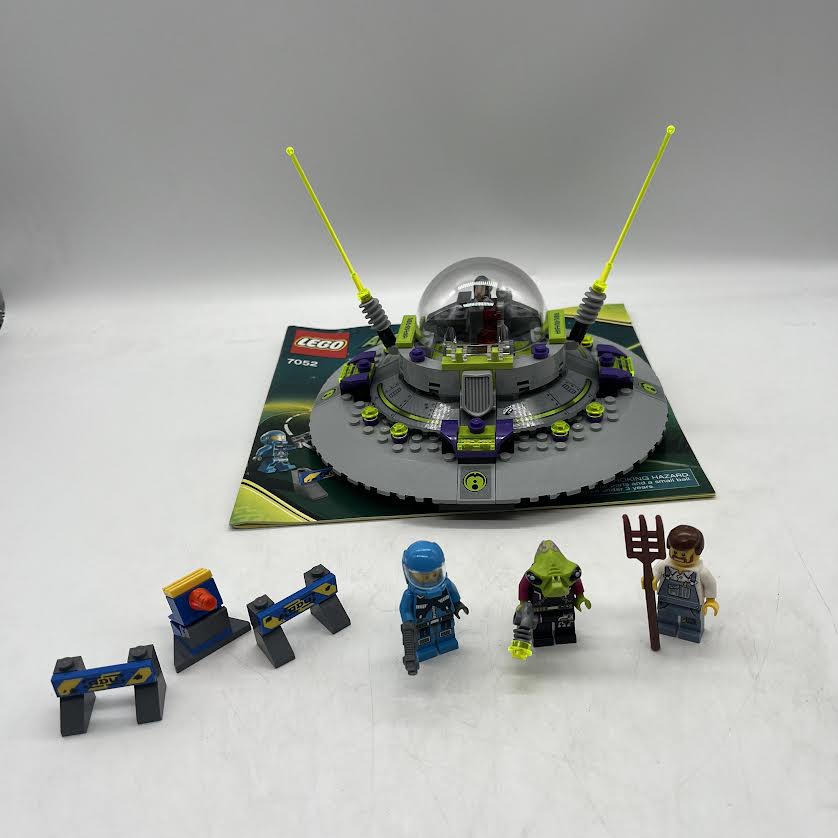 UFO Abduction 7052 - Used LEGO® Alien Conquest™️ Set – Bricks ...
