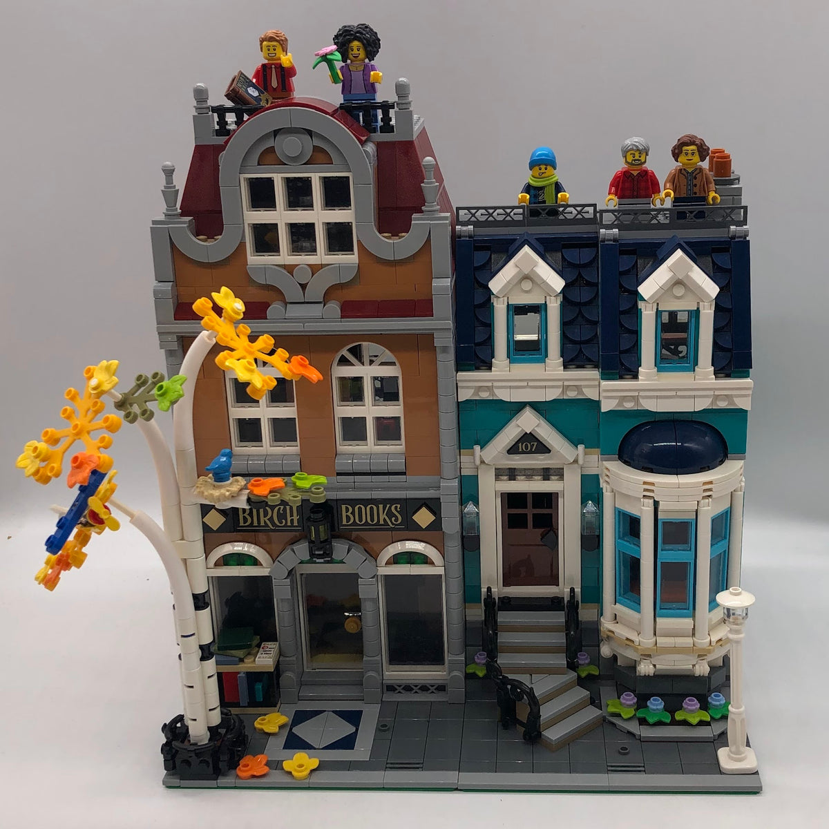 10270 Bookshop - Used LEGO Creator Expert Set – Bricks & Minifigs Eugene