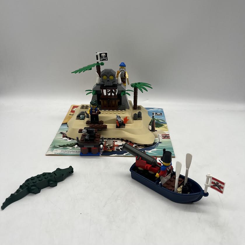 Loot Island 6241 - Used LEGO Pirates Set – Bricks & Minifigs Eugene