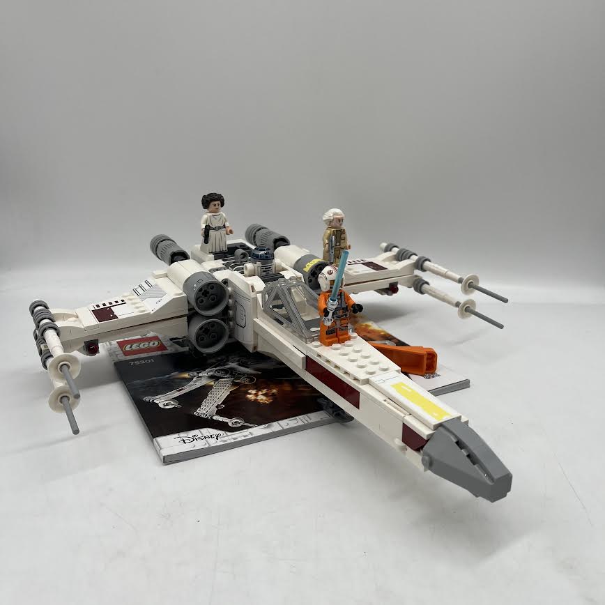 Luke Skywalker's X-Wing Fighter™ 75301 - Used LEGO® Star Wars™️ Set ...