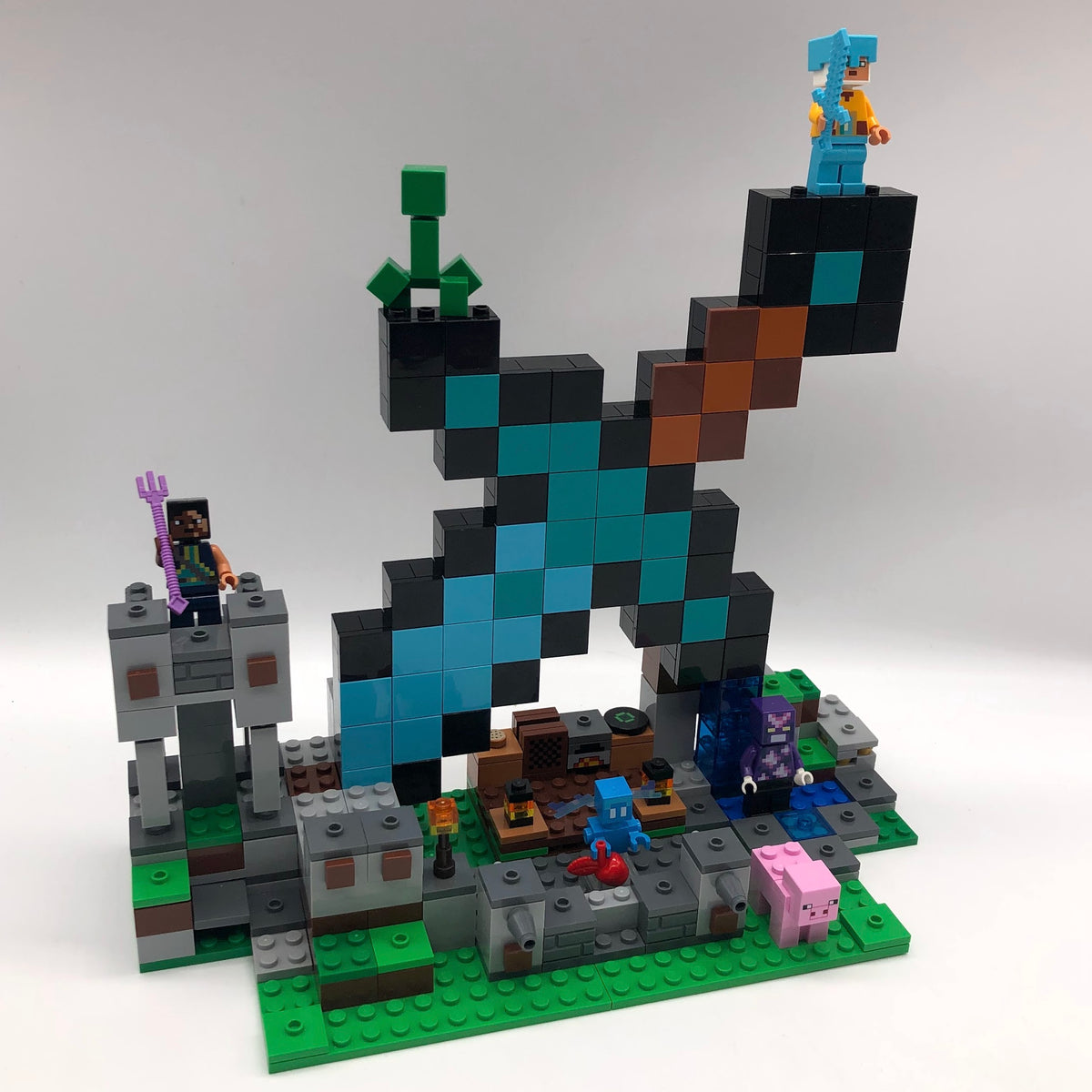 The Sword Outpost 21244 - Used LEGO Minecraft Set – Bricks & Minifigs ...